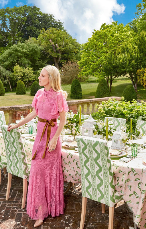 Alice’s Table | Cabinets Matttroy