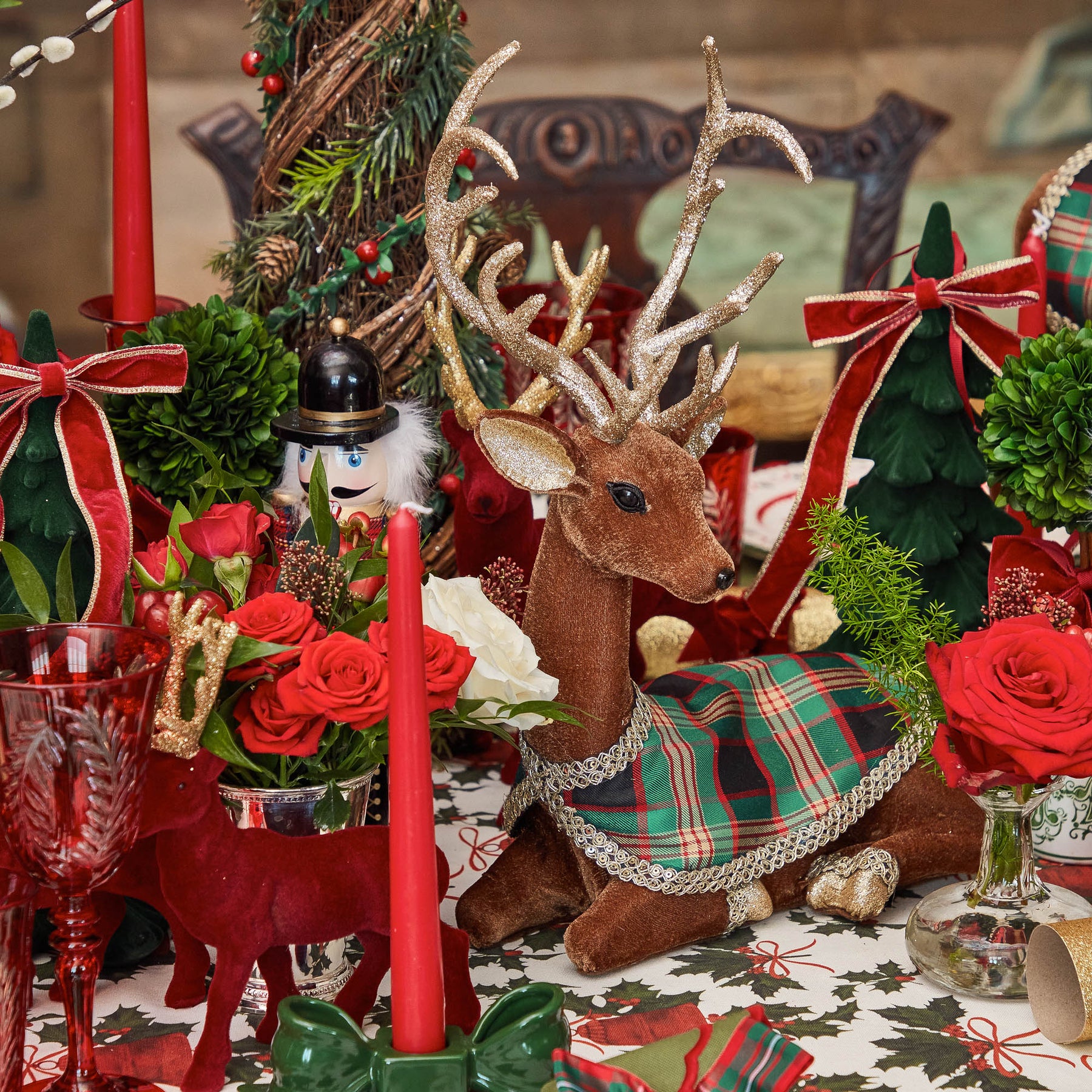 Sitting Tartan Flocked Deer (Pair)